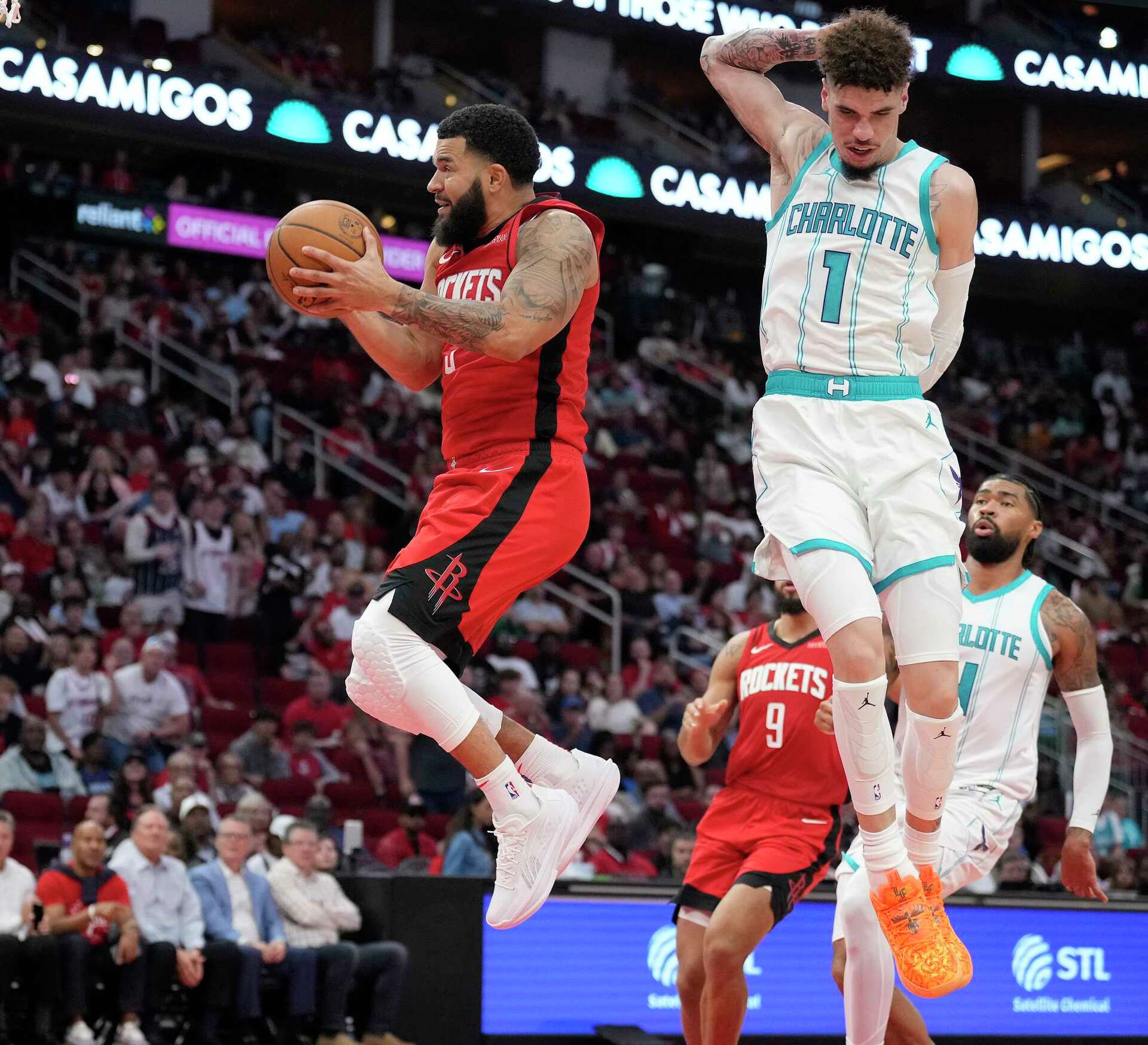 Houston Rockets collapse in season opener, lose to Charlotte Hornets