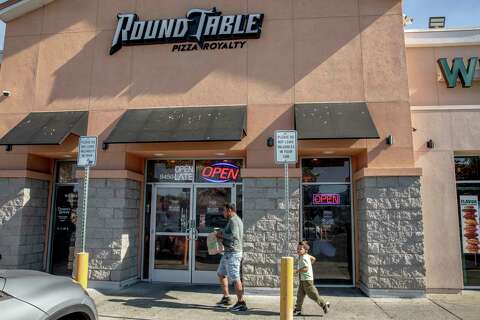 Round Table Pizza owner bets on Oakland’s troubled Hegenberger Road