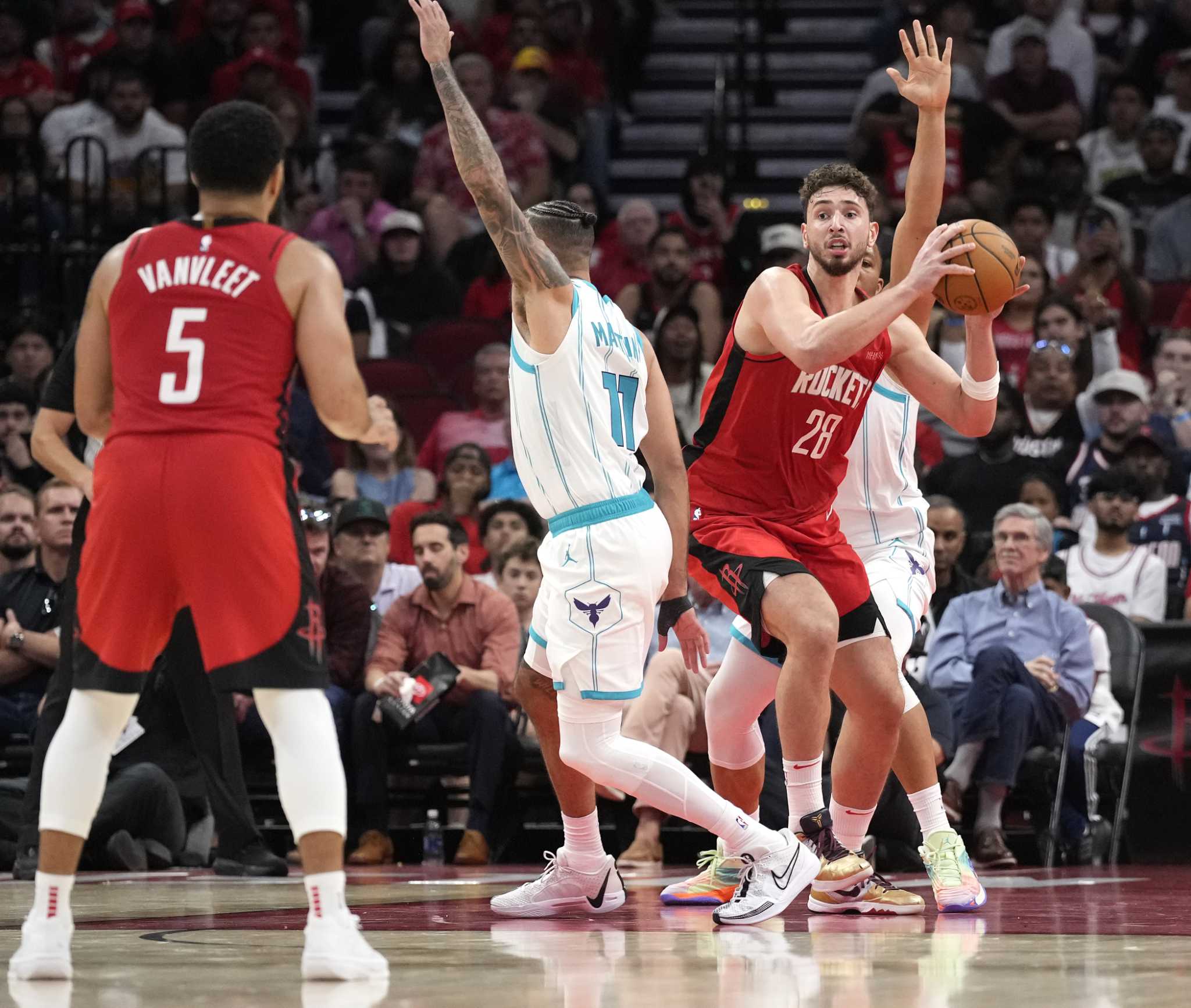 Houston Rockets collapse in season opener, lose to Charlotte Hornets