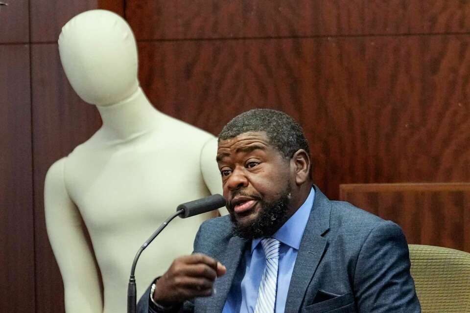 Ex-Harris County deputy's trial over killing of Roderick Brooks begins