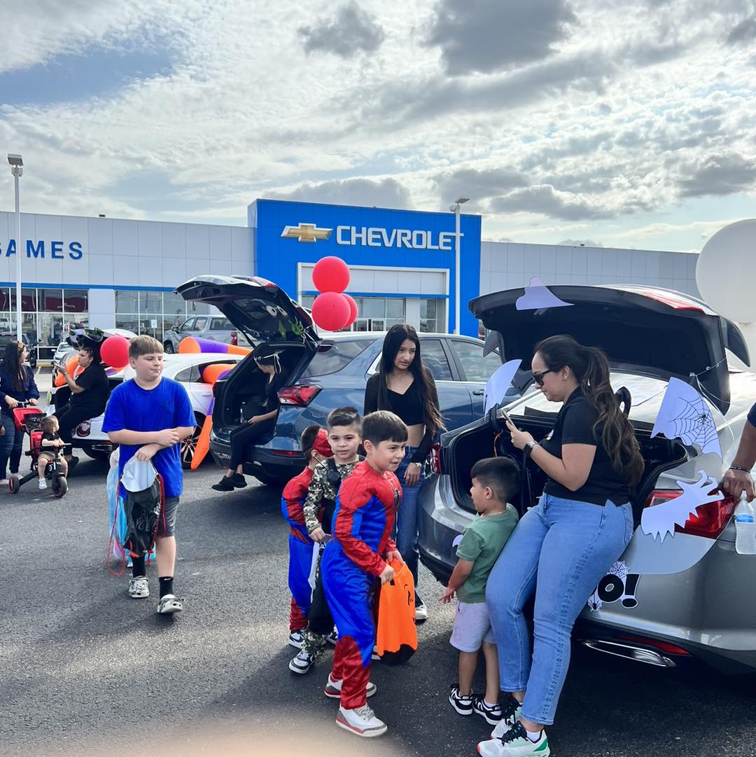 Sames Laredo Chevrolet hosts Halloween Trunk or Treat, costume contest