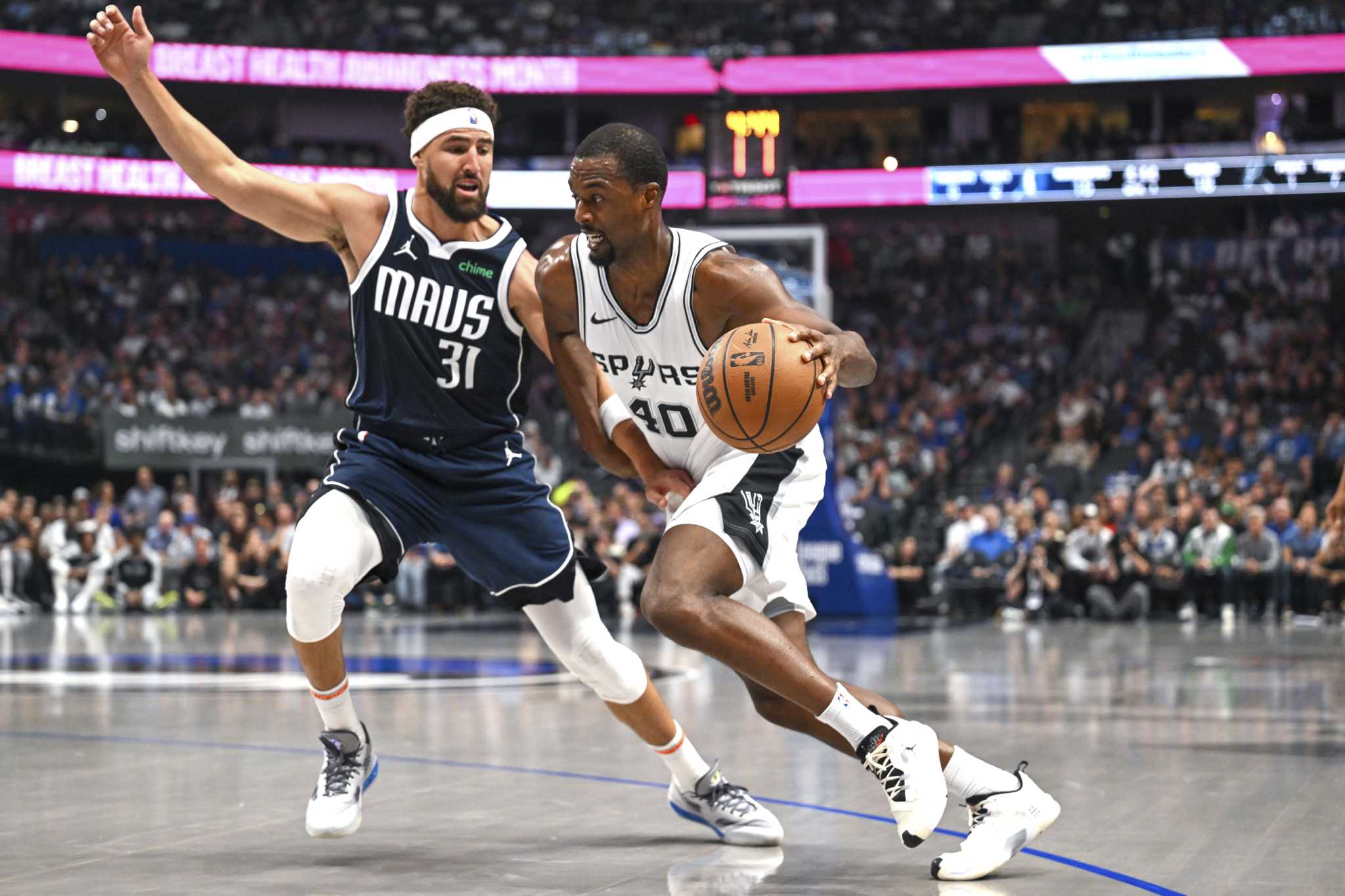 Spurs vs. Mavericks: How to watch the game, notable stats, player news