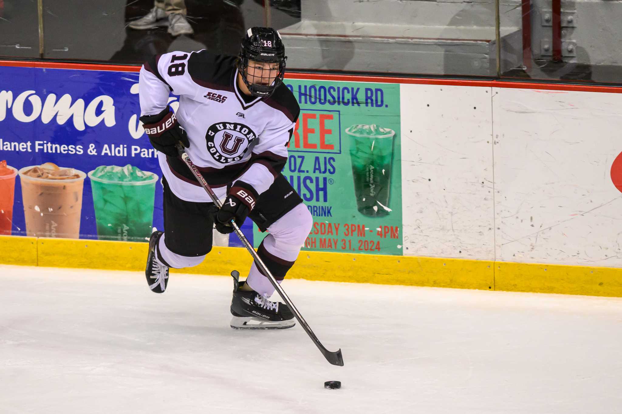 Muthersbaugh’s late goal lifts Union to 4-3 hockey win over RPI