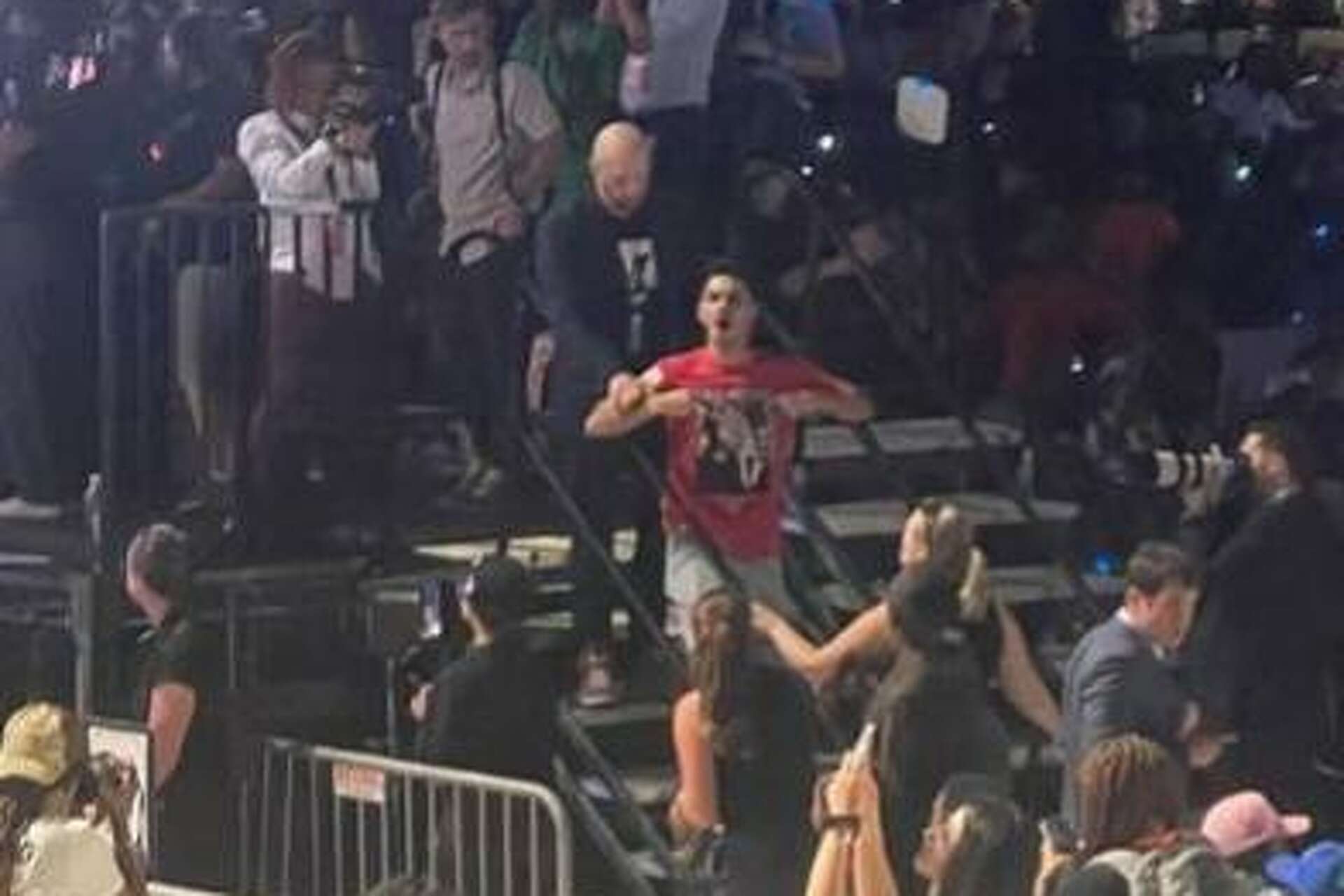 Kamala Harris heckled by protestors at Houston rally