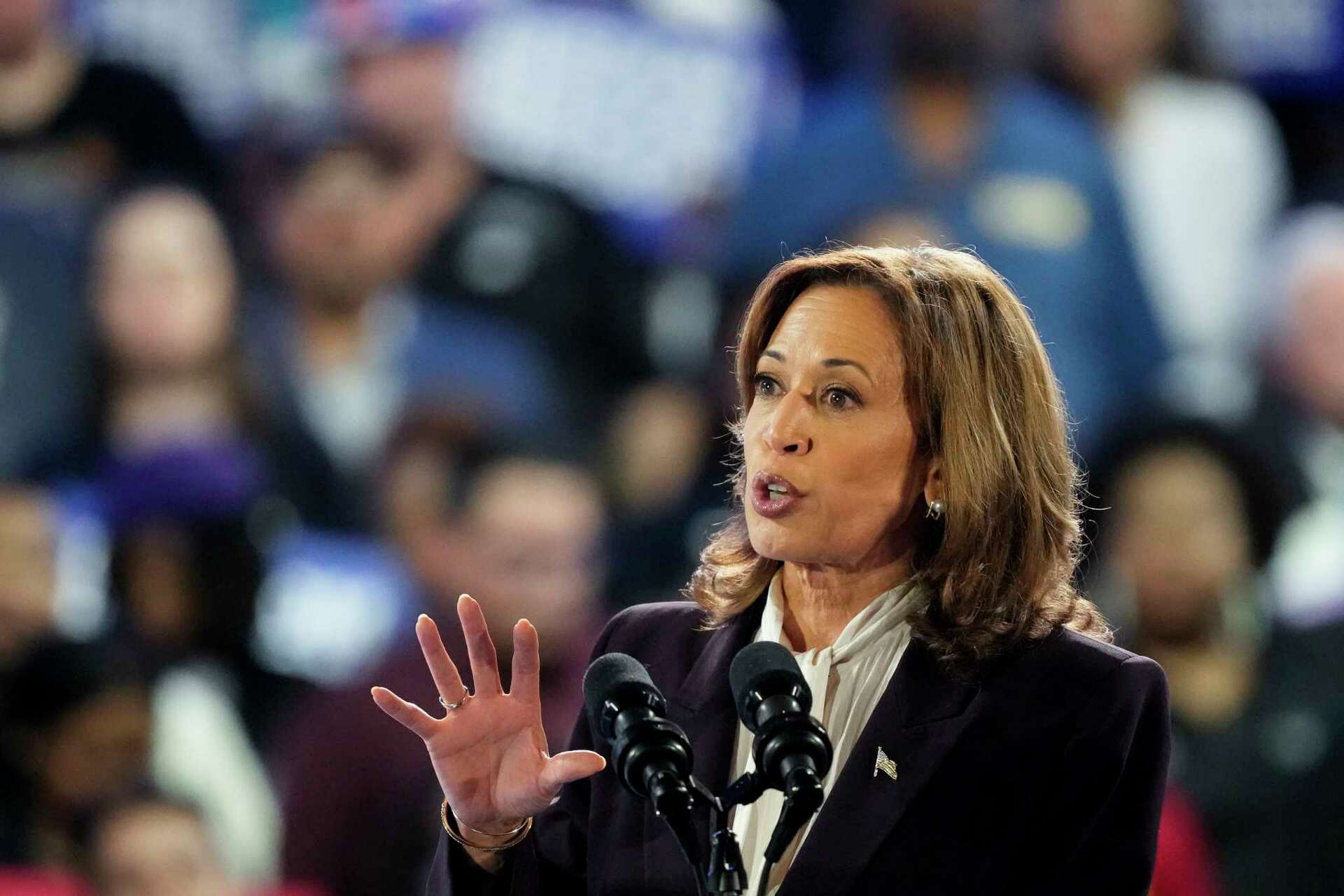 Kamala Harris joins Beyoncé in star-studded Houston rally