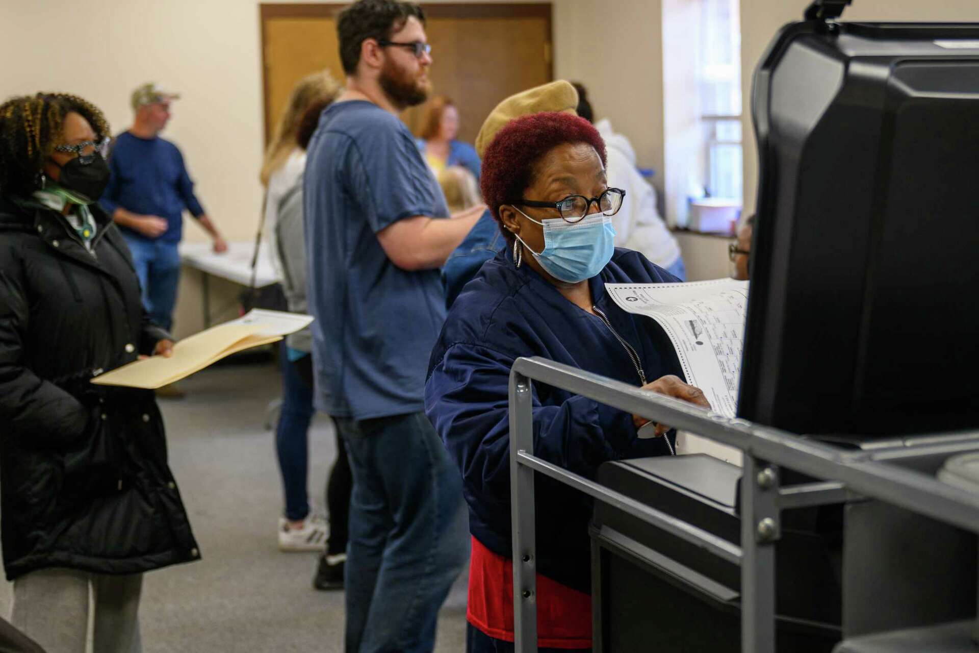 Polling sites see long lines for Day 1 of early voting in Albany area