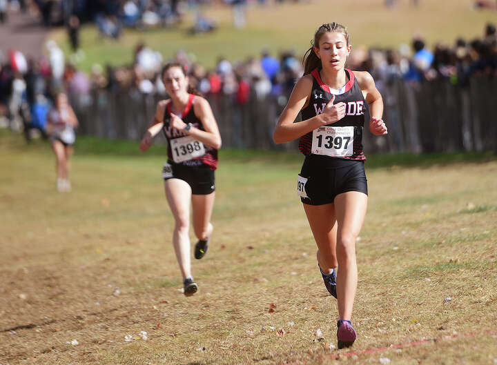 2024 CT high school girls cross country championships roundup.