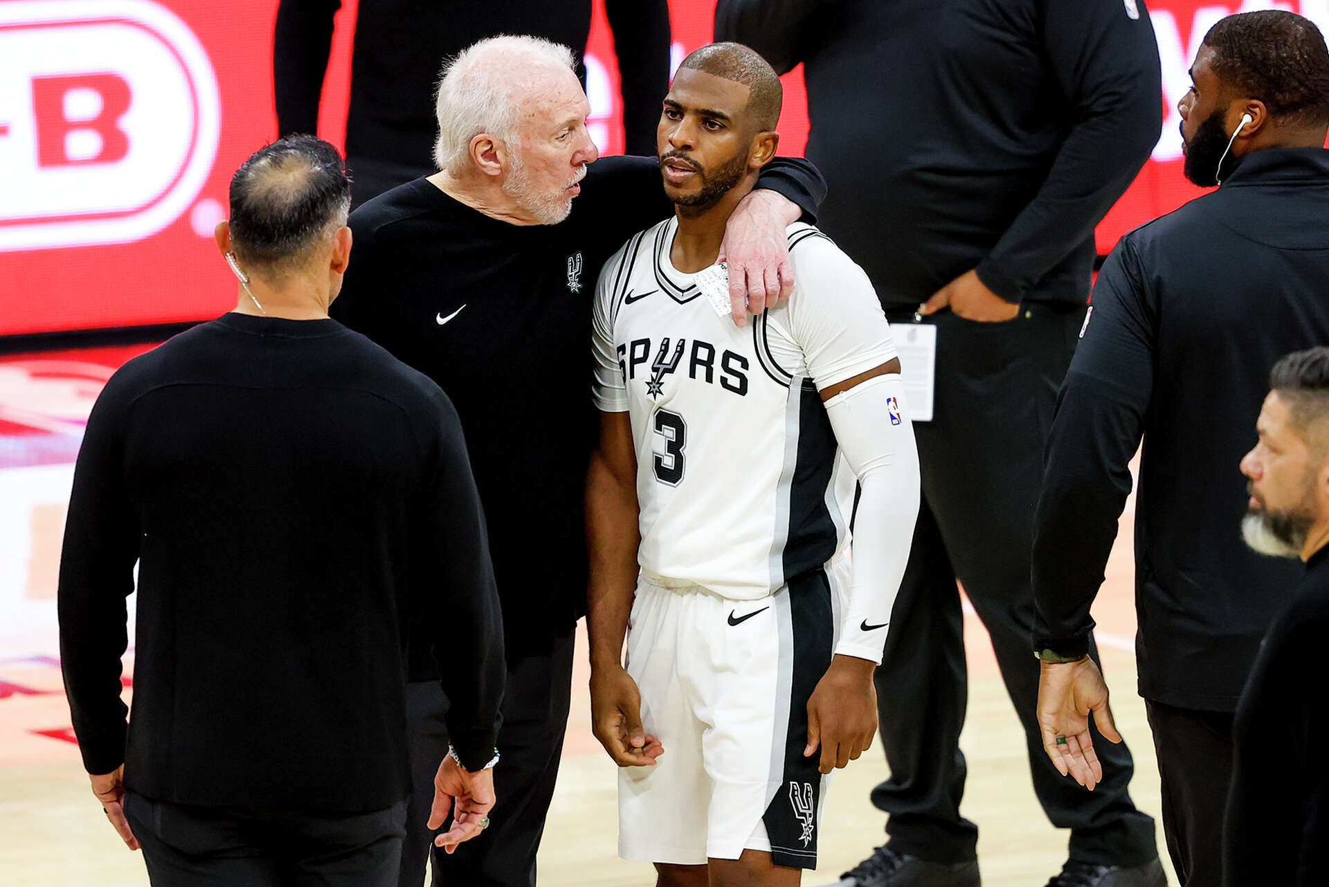 Inside Gregg Popovich's emotional meeting with Spurs players
