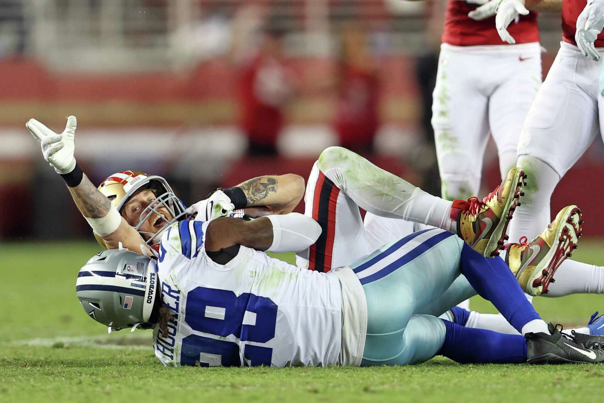 49ers earn 30-24 win over Cowboys behind Kittle, thwart Dallas rally