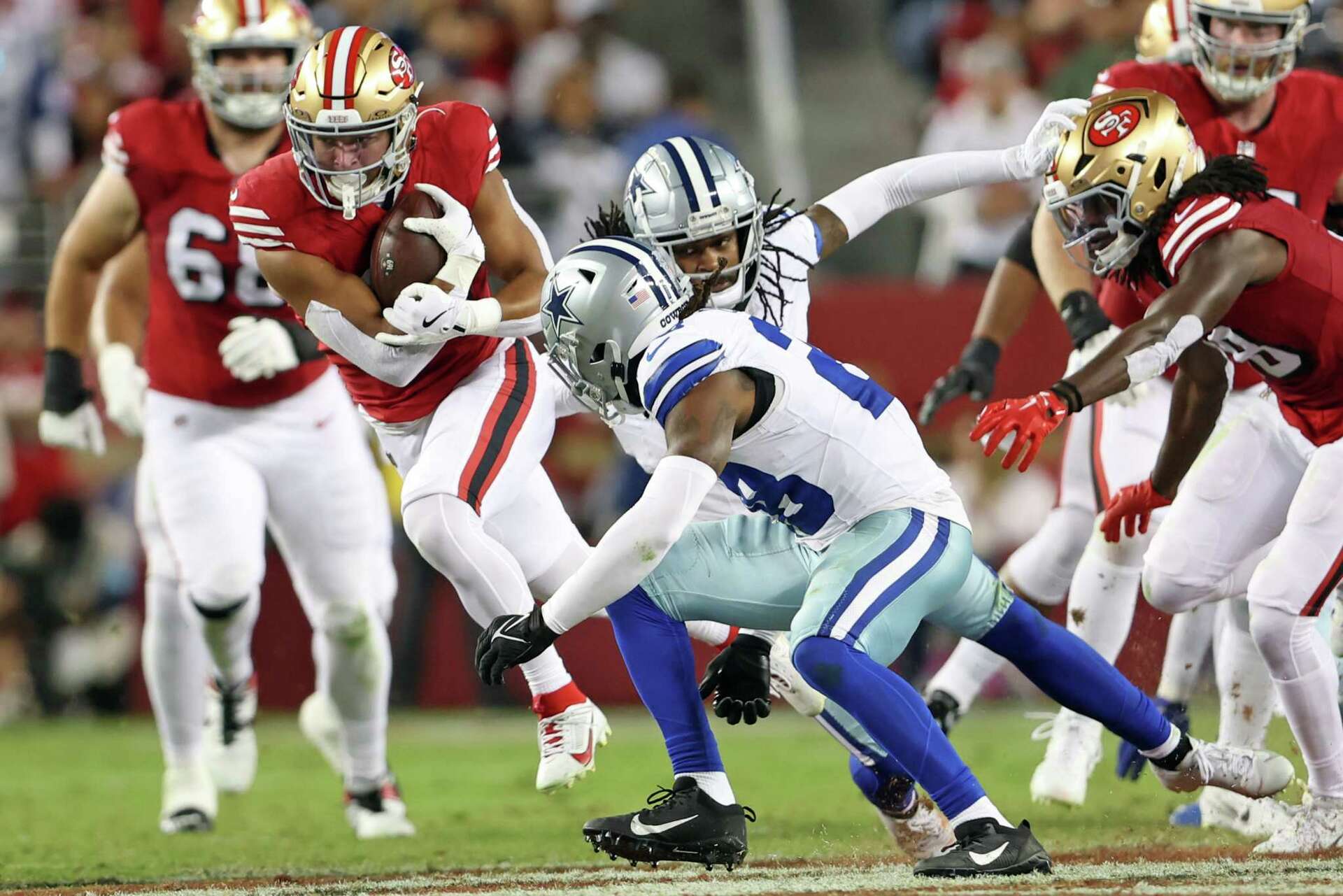 49ers earn 30-24 win over Cowboys behind Kittle, thwart Dallas rally