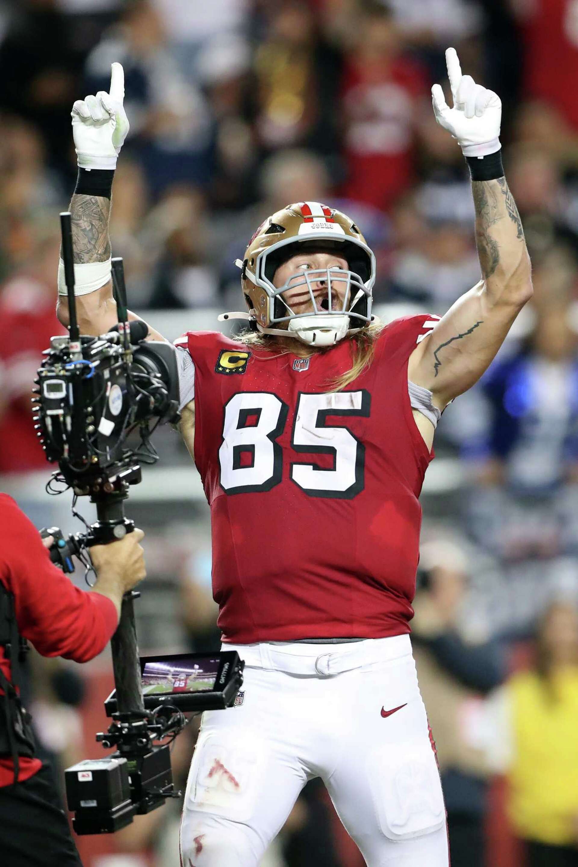 49ers’ George Kittle rises to the moment on National Tight Ends Day