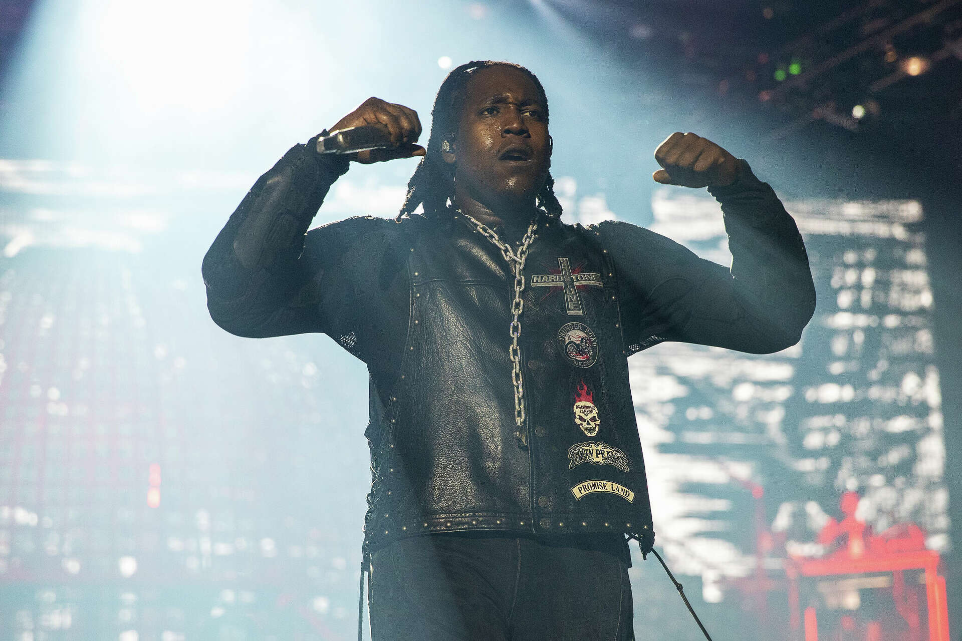 Don Toliver dines at Black-owned Juliet Steakhouse before Houston show