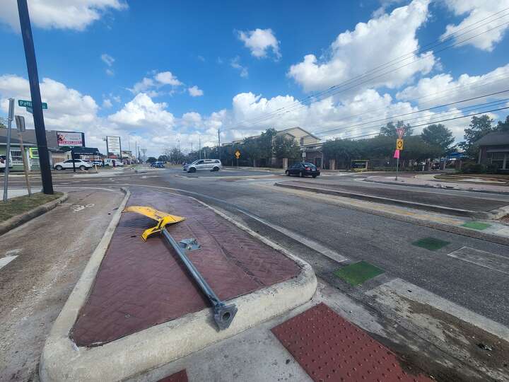 Houston Mayor Whitmire mulls ripping out new roundabout