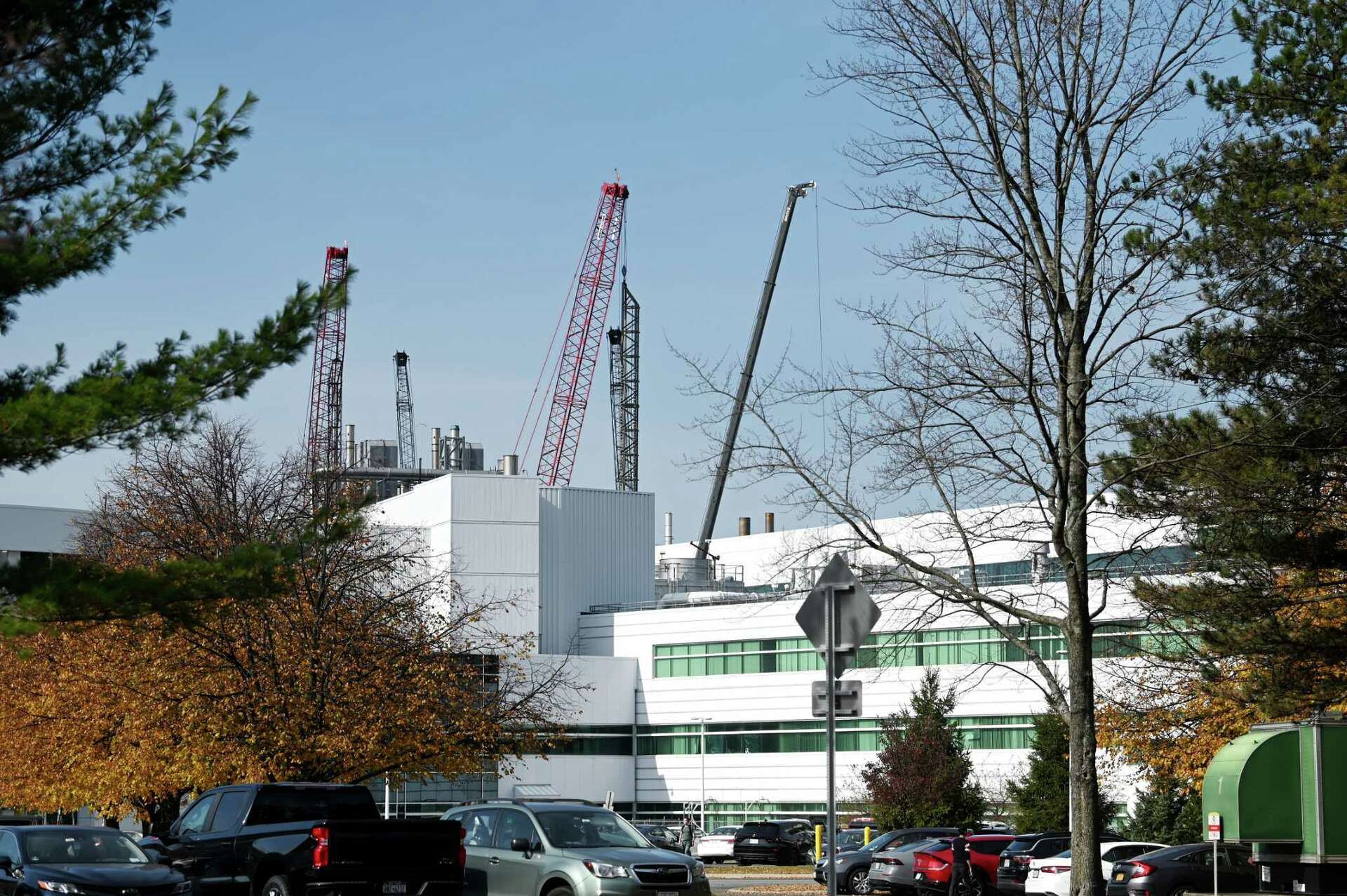 Albany wins 'flagship' $825M federal chip research lab, Schumer says