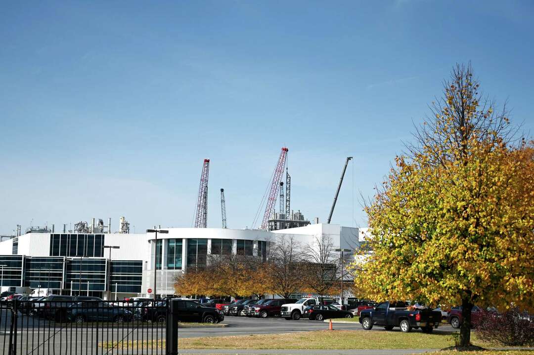 Albany wins 'flagship' $825M federal chip research lab, Schumer says