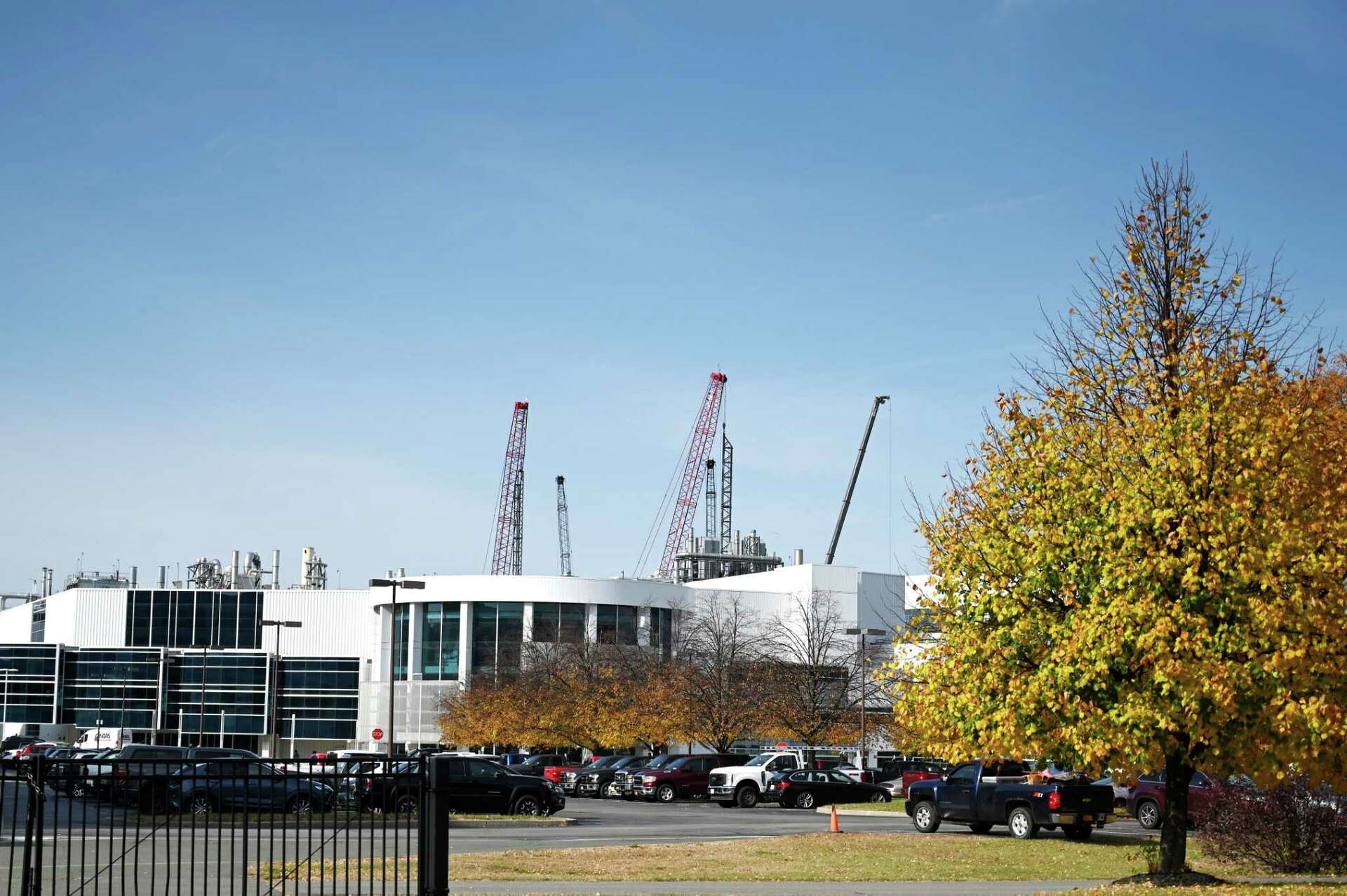 Albany wins 'flagship' $825M federal chip research lab, Schumer says