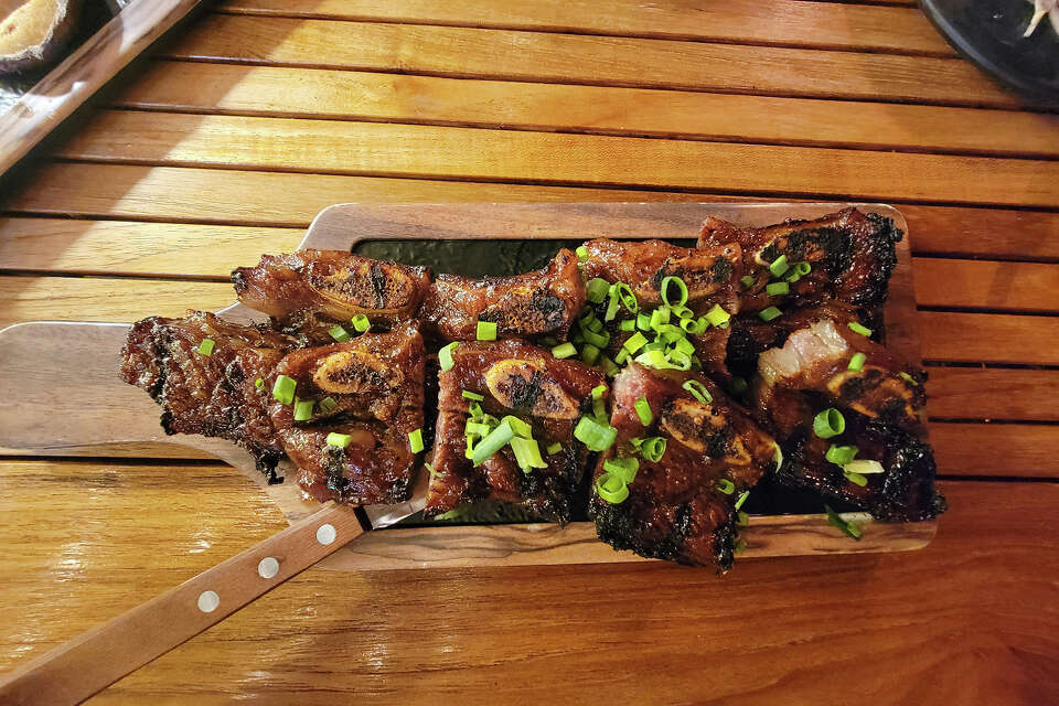 Iconic Hawaii restaurant reopens after nearly a decade