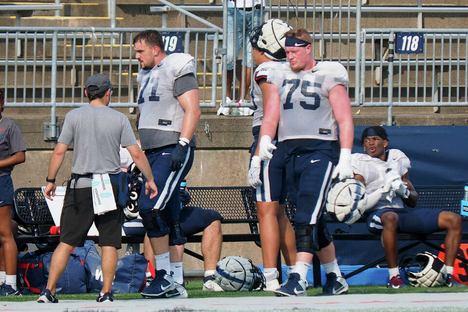 Offensive lineman Chase Lundt set for UConn football Senior Night