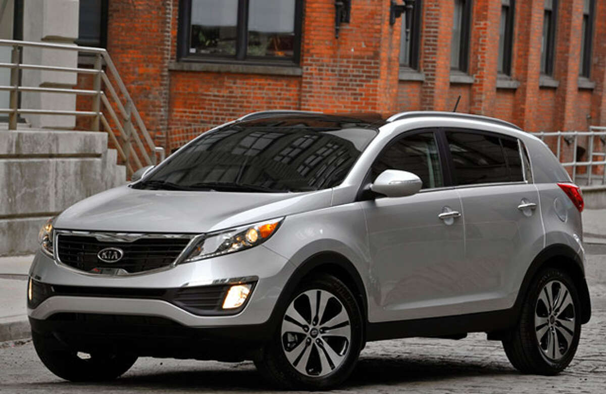 Kia crossover sports new look for 2011