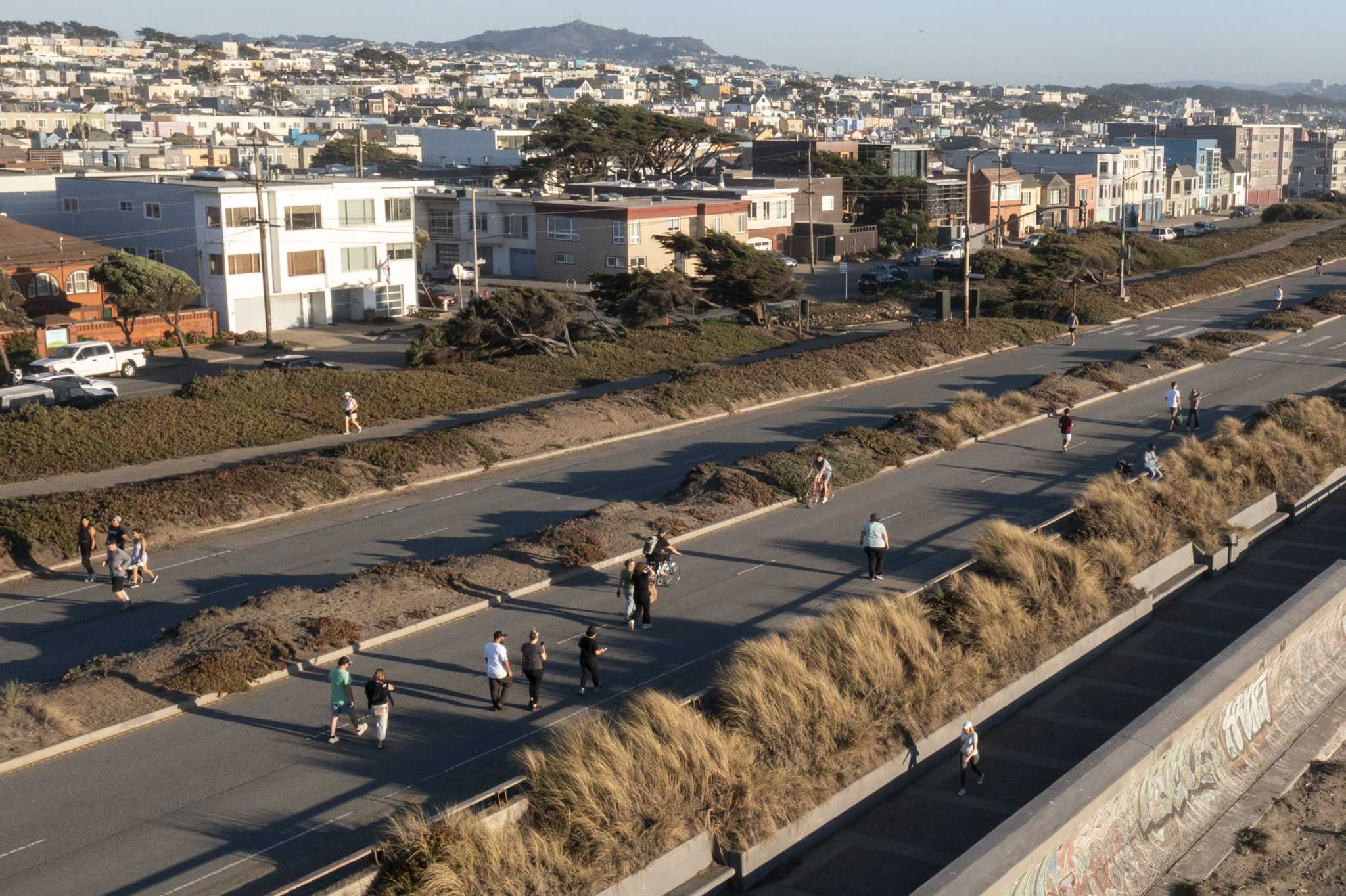 SF pedestrian fatally struck by car on Upper Great Highway ID’d