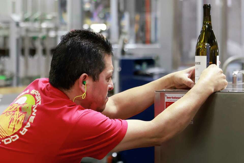 De Negoce wine sparked obsession. Then its founder ‘vanished’