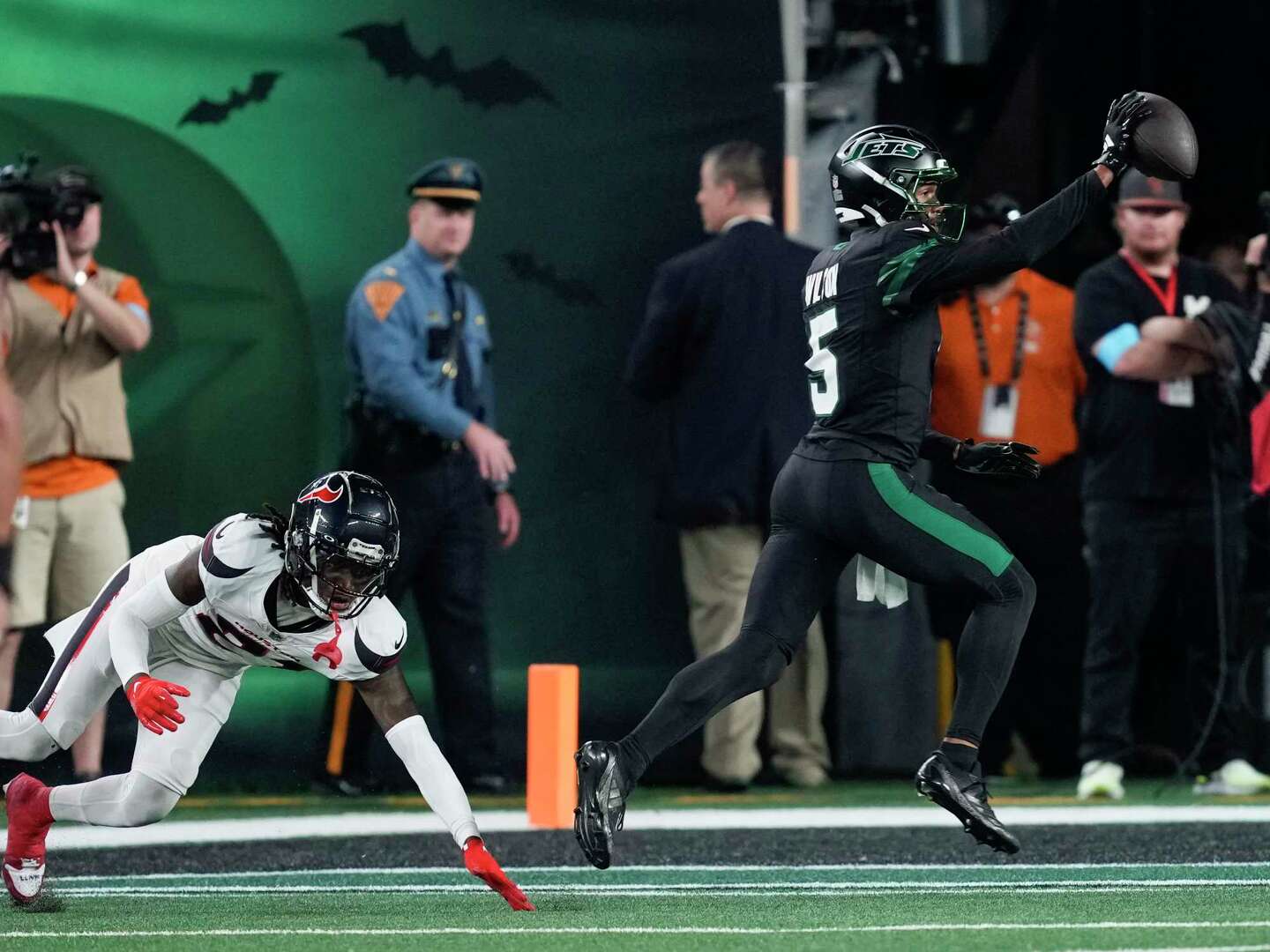 WATCH: Garrett Wilson makes insane one-handed catch against Texans