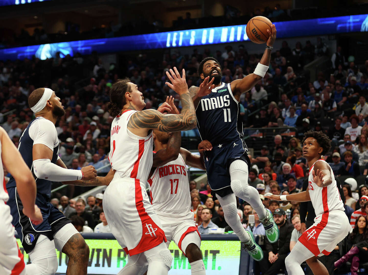 Houston Rockets hold off Dallas Mavericks for statement win