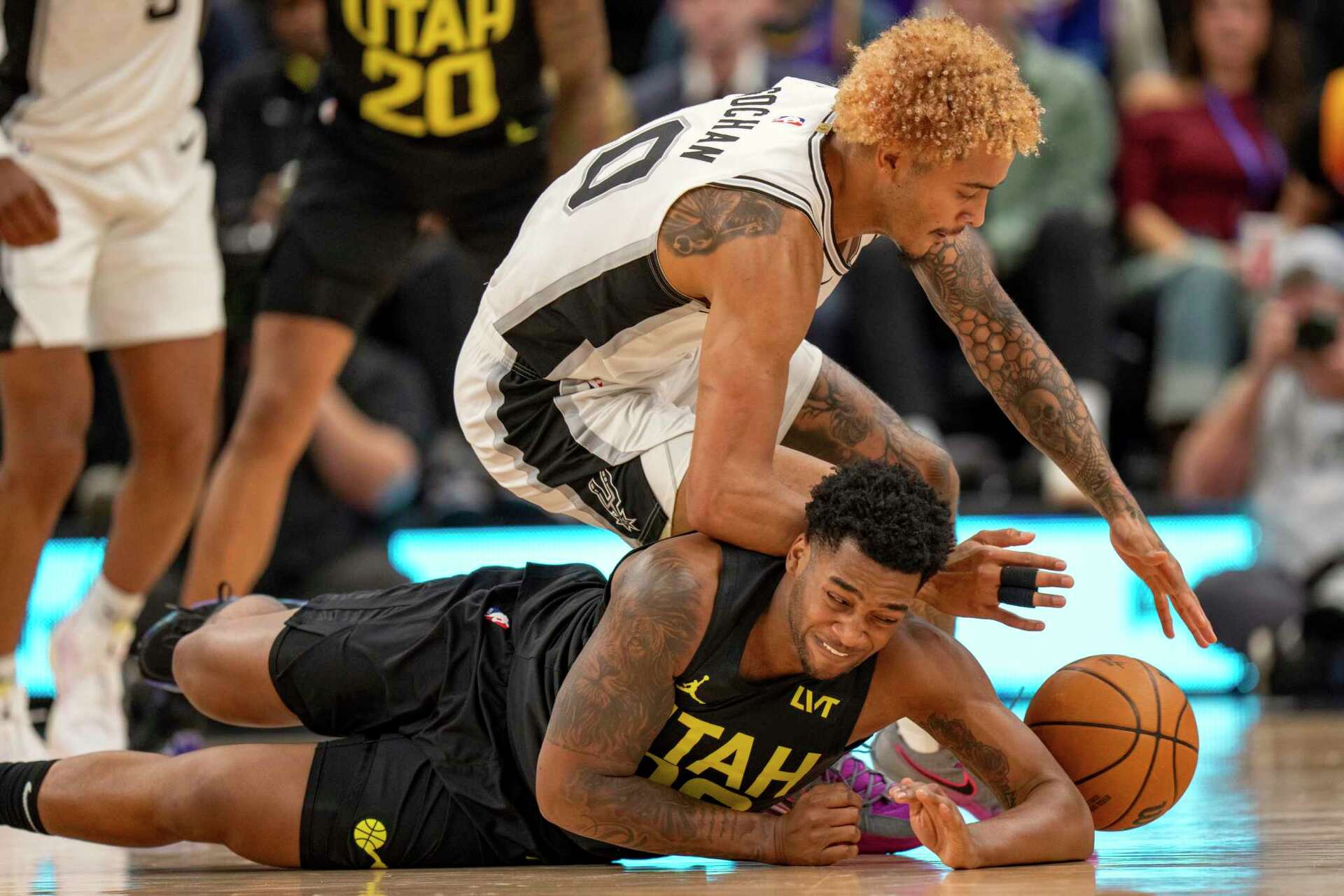 Spurs' Jeremy Sochan begins recovery after surgery