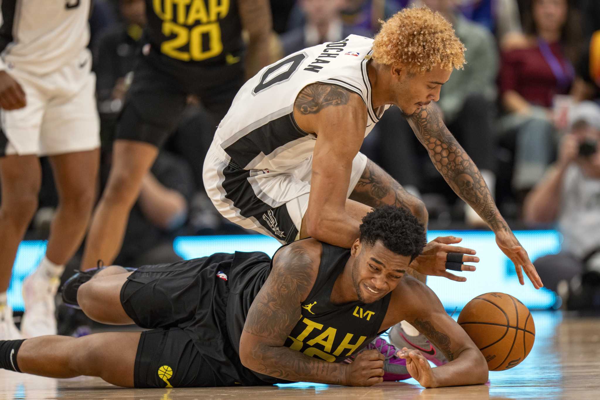 Forcing mistakes key part of Spurs' win over Jazz