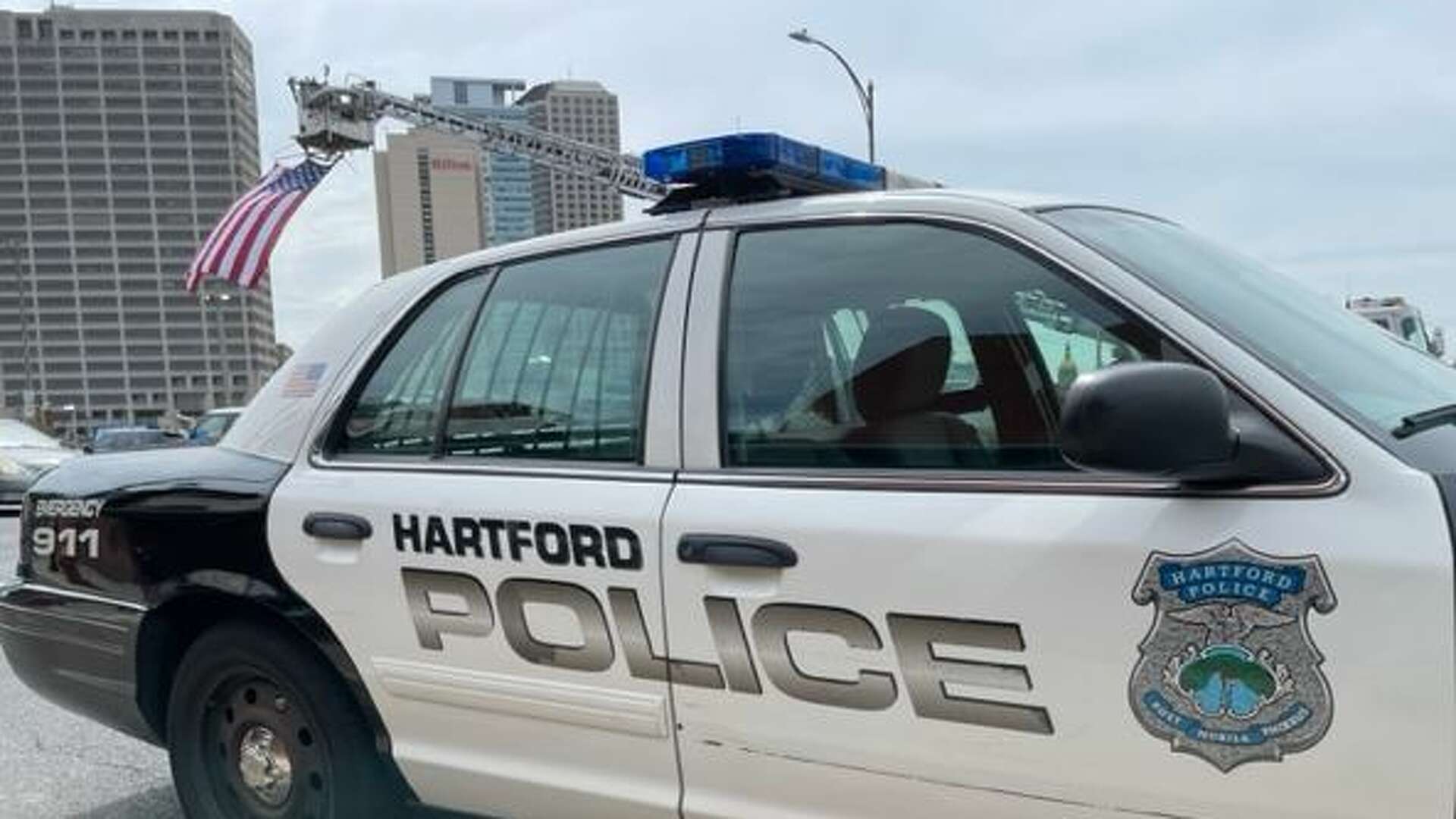 1 dead, 1 critically hurt in Hartford crash on Albany Ave.: Officials