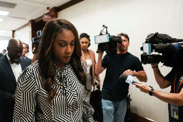 HISD educator in alleged cheating ring will have specified indictment