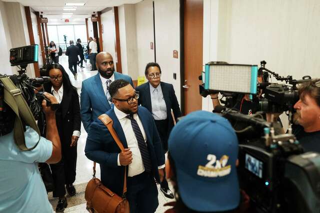 Community reacts to alleged HISD teacher cheating ring