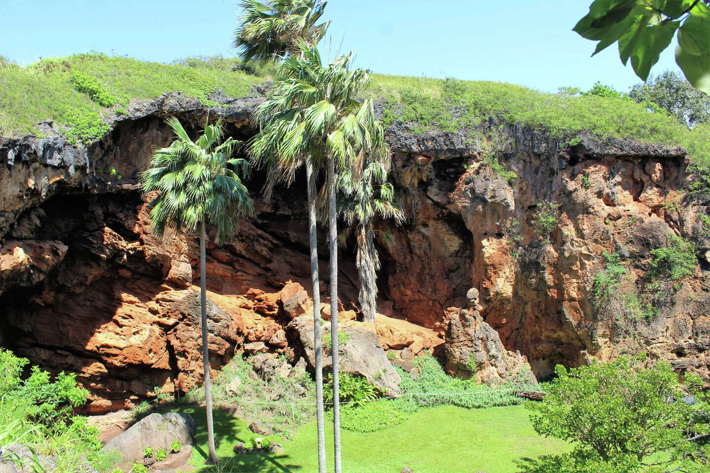 Largest limestone cave in Hawaii closes to visitors