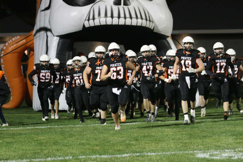 Harbor Beach football shuts out Ubly, Harper scores 3 TDs