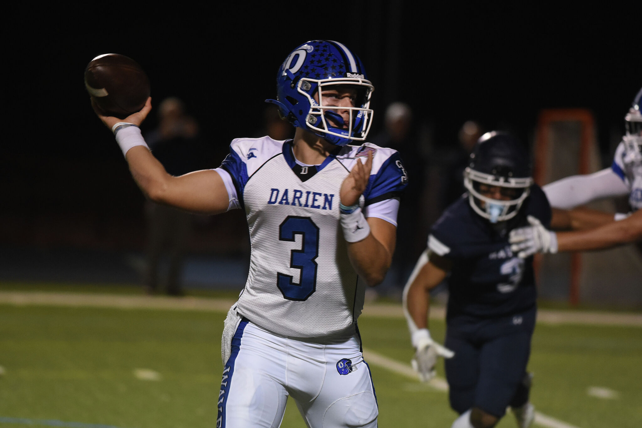 No. 3 Darien football defeats Wilton behind quarterback Ben Rolapp