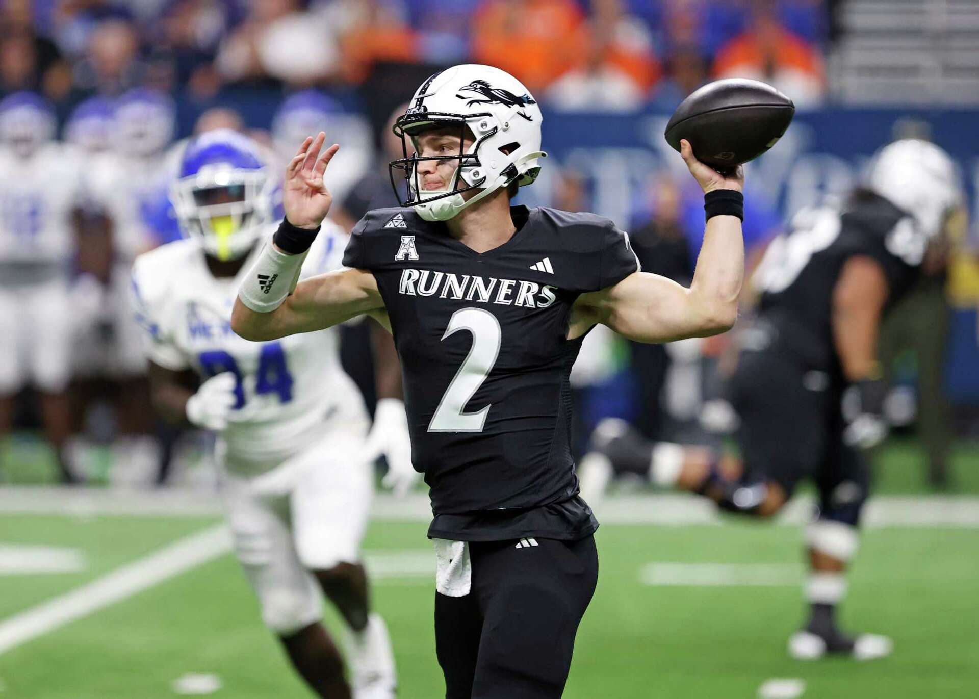 UTSA, Owen McCown downplay reports of Memphis playbook leak