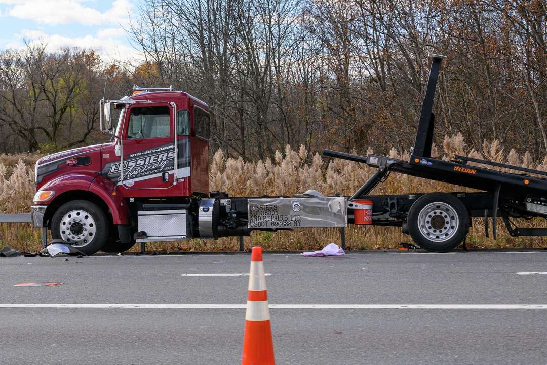 Trooper, tow truck driver hit during Northway traffic stop