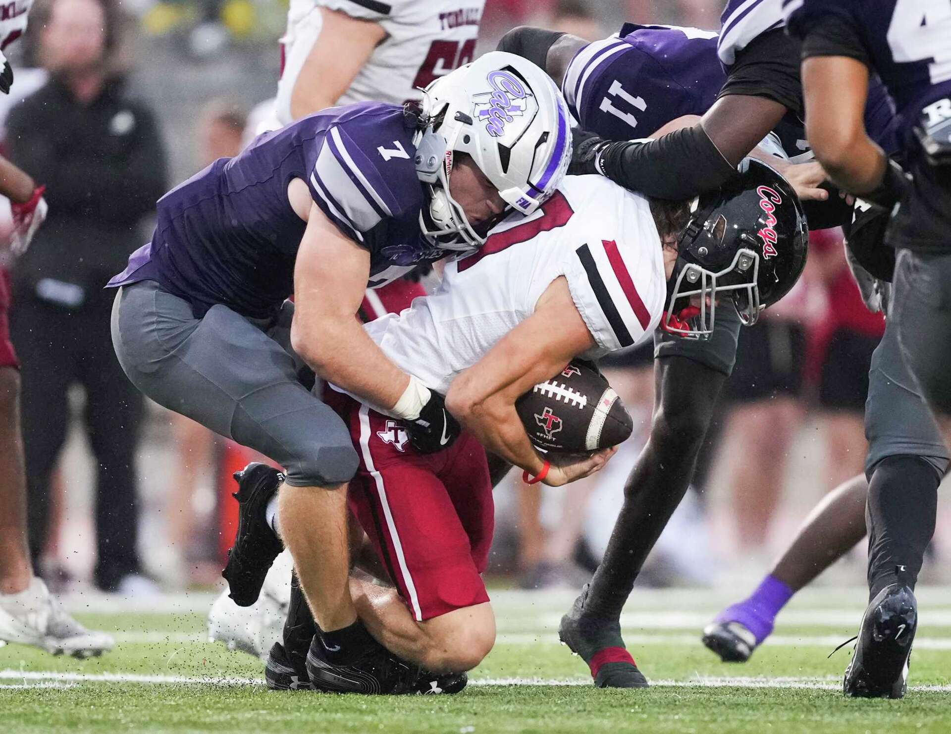 High school football: Klein Cain Hurricanes top Tomball Cougars