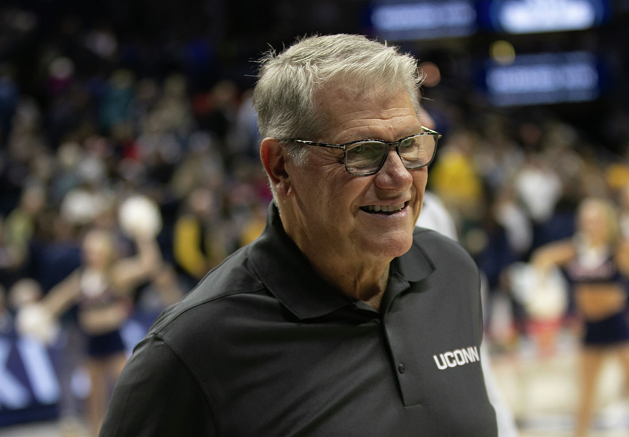 Geno Auriemma to begin 40th year coaching UConn women's basketball
