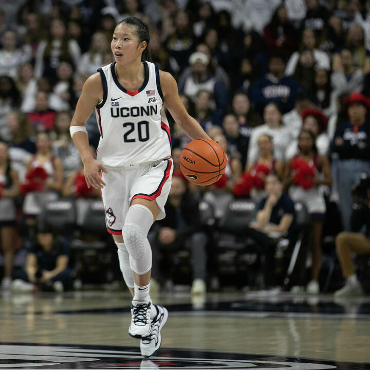 Transfer Kaitlyn Chen already a leader for UConn women's basketball