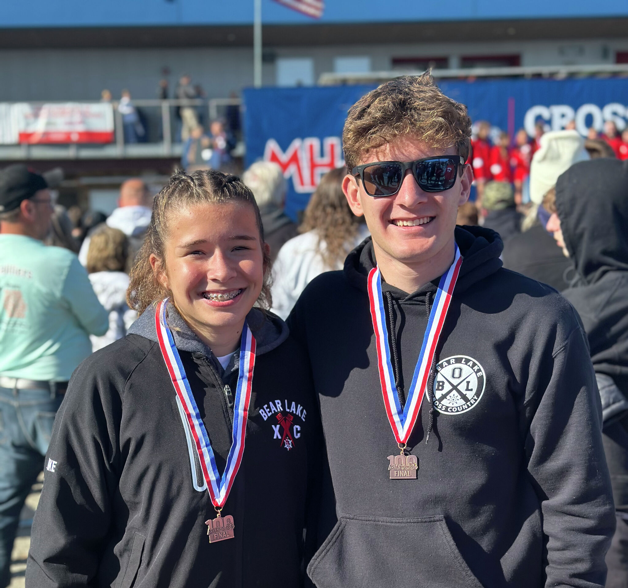 Brother-sister duo Mason and Callie Sinke make waves in cross country