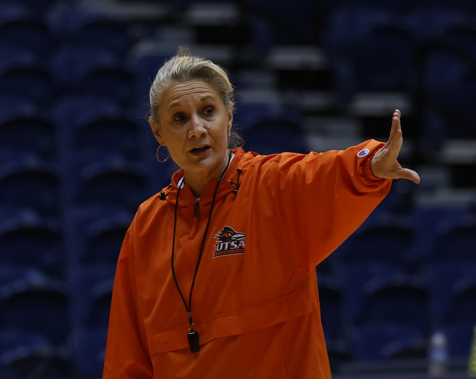 UTSA continues strong start, beating Charlotte to open AAC play