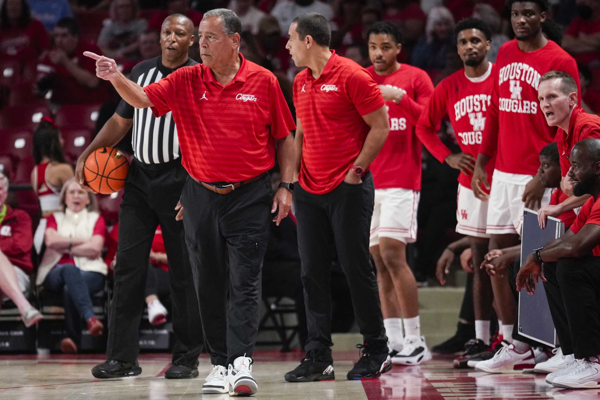 UH basketball: 'Battle tested' Cougars begin Big 12 title defense