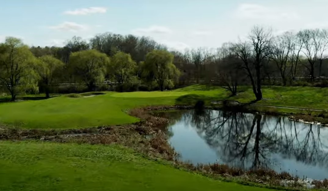 CT food distributor CEO Bozzuto behind purchase of Avon golf course