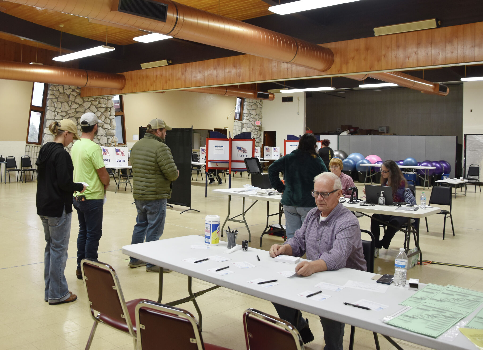 Incumbents win northern Michigan state, US house seats