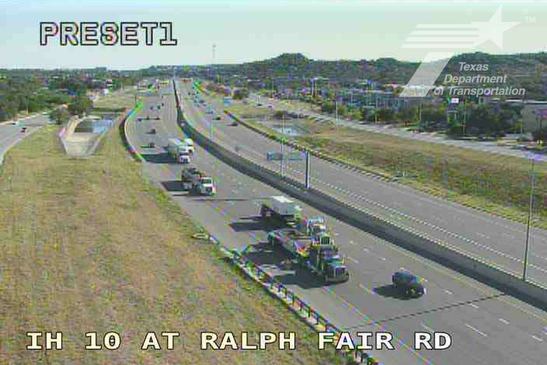 Violent crash kills 2 on San Antonio highway