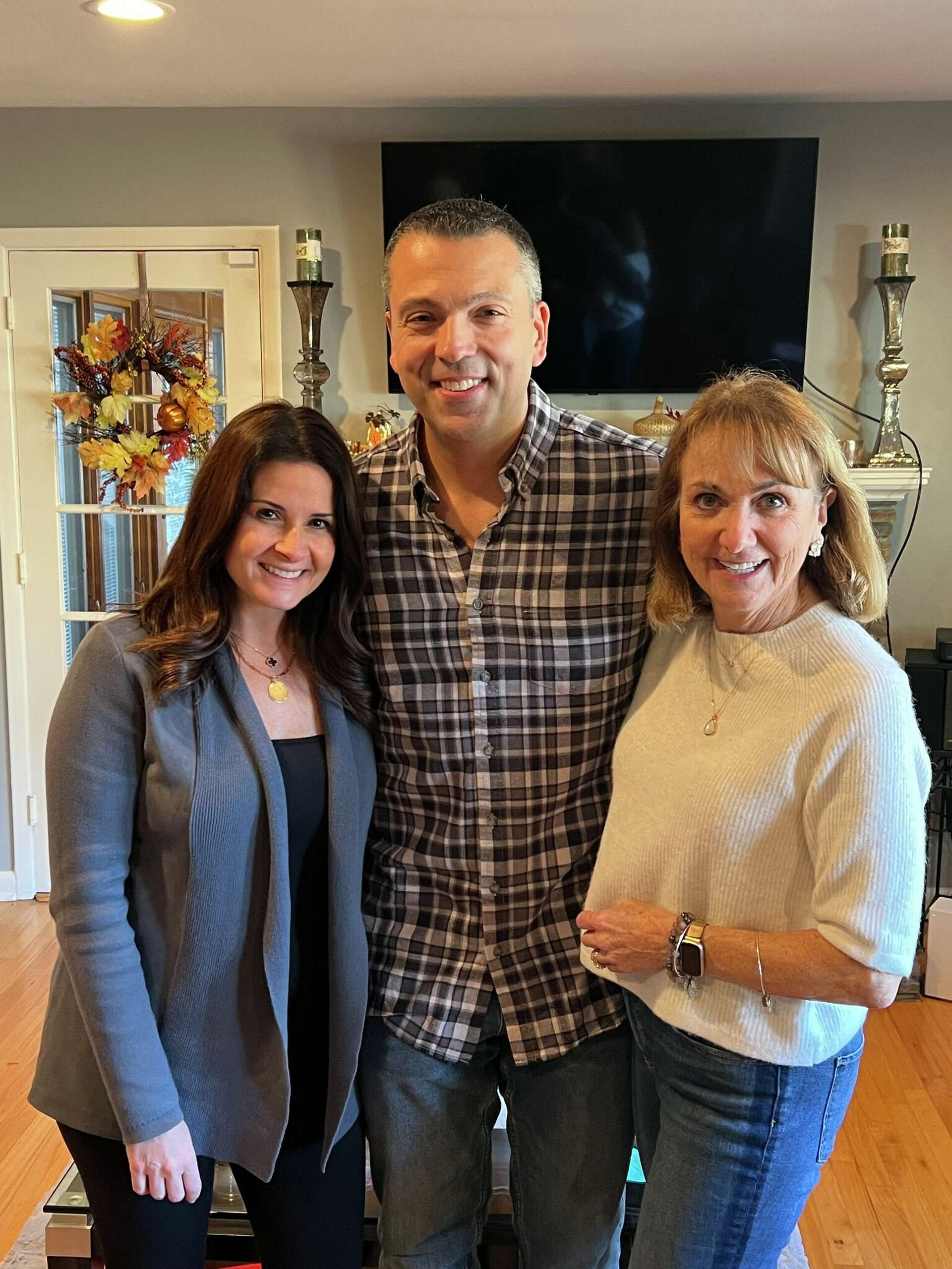 Jerry Gretzinger, Benita Zahn and Jessica Layton sing in Saratoga
