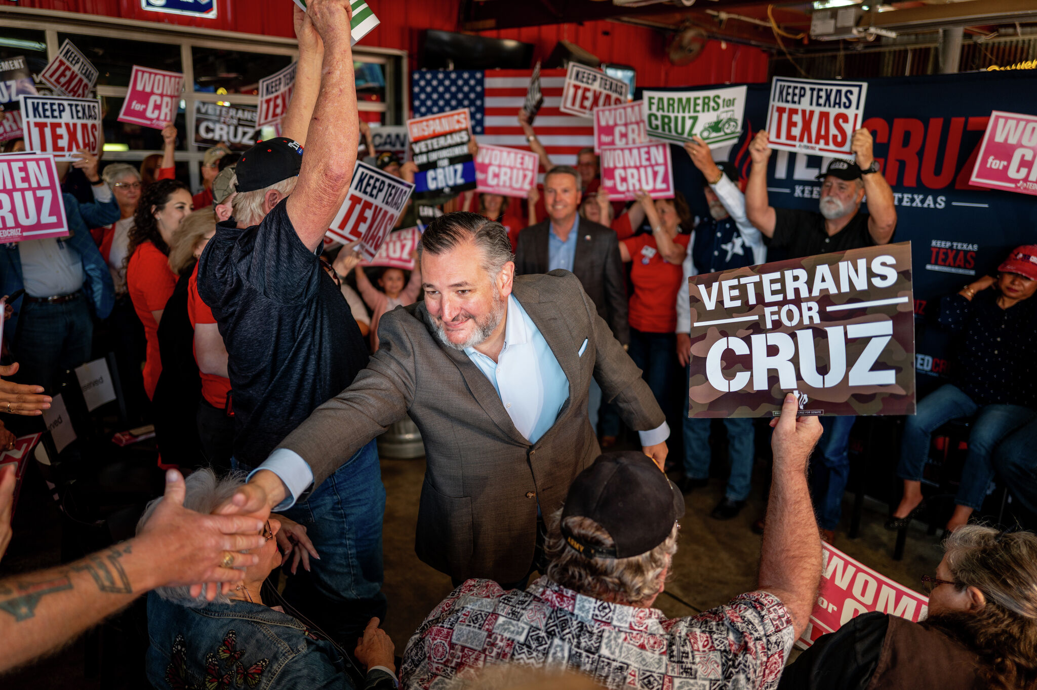 Ted Cruz defeats Colin Allred to win third term in Texas