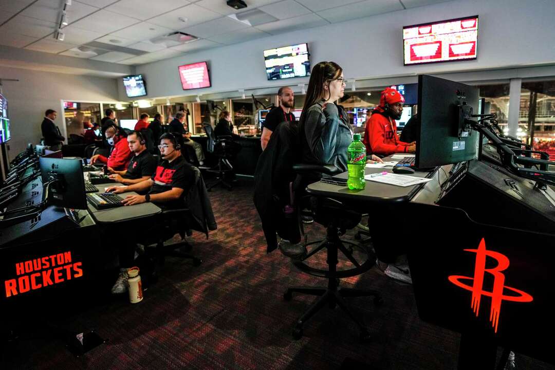Houston Rockets: A control-room peek at Toyota Center scoreboard show