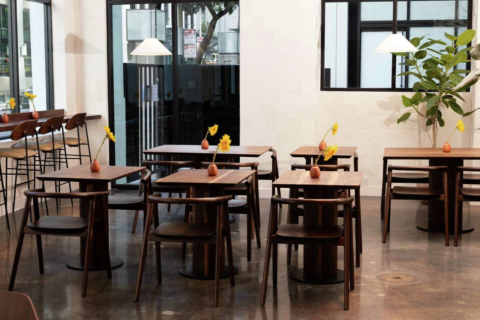 Cafe Sebastian opens at SF's Transamerica Pyramid